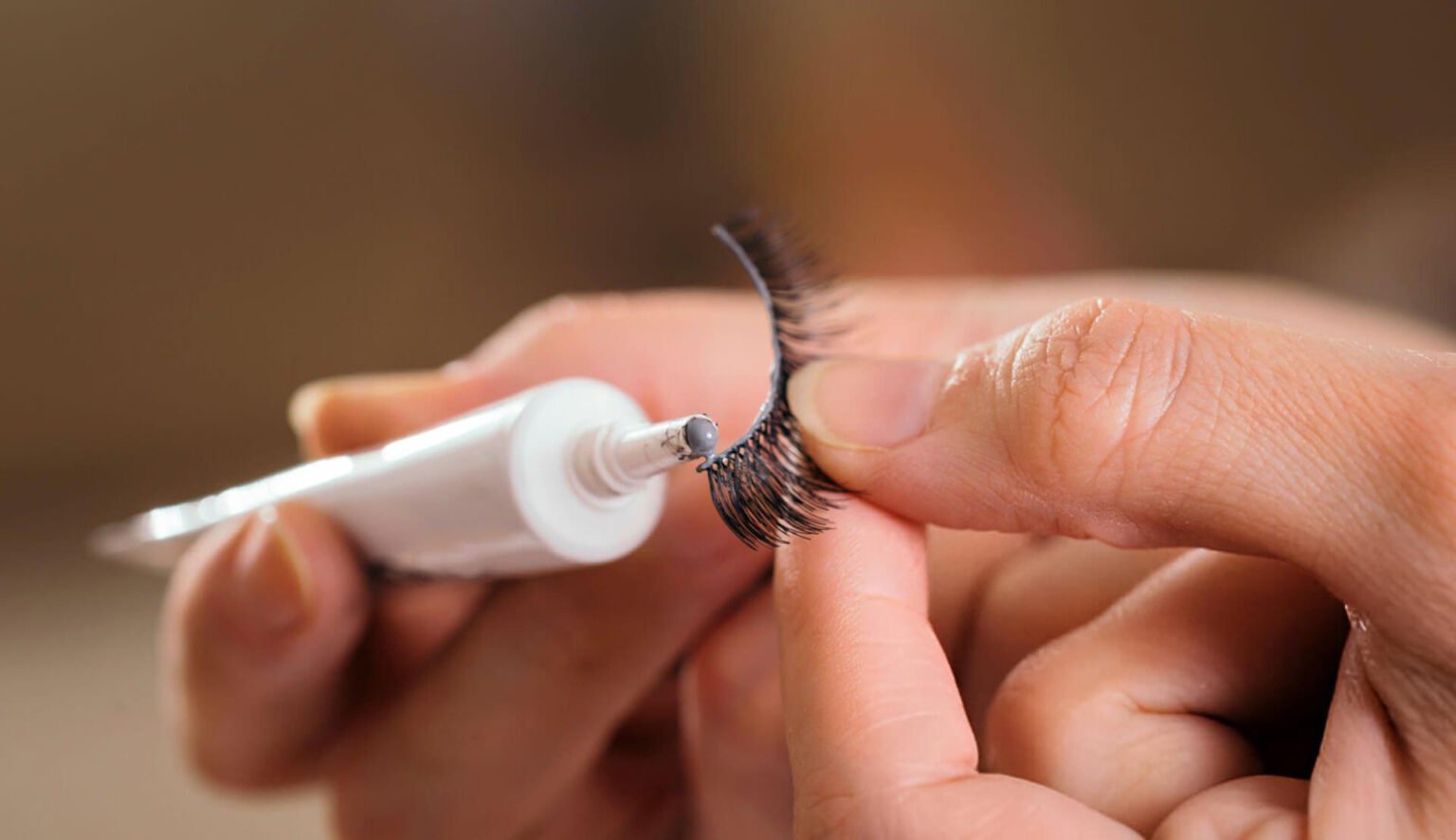 Lash Glue Ultimate Guide | Levi Lashes